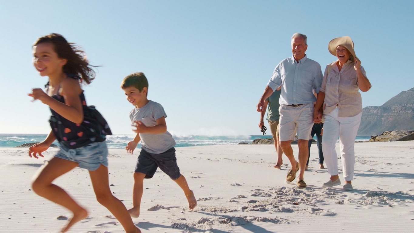 Top Multi-generational Travel Trends For 2025 | SuperAging